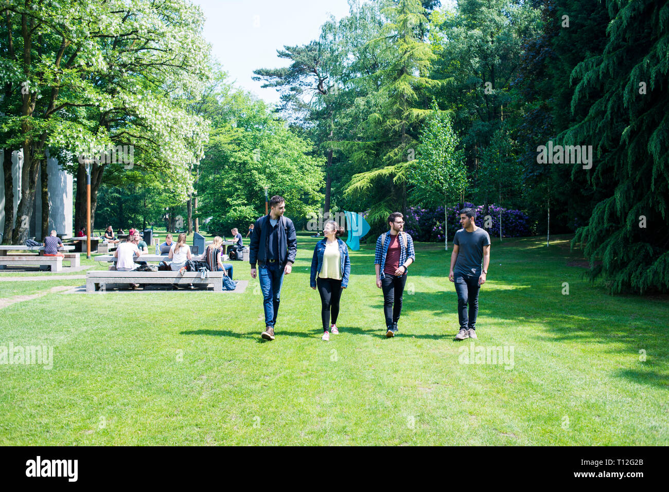 Outdoor classroom university hi-res stock photography and images - Alamy