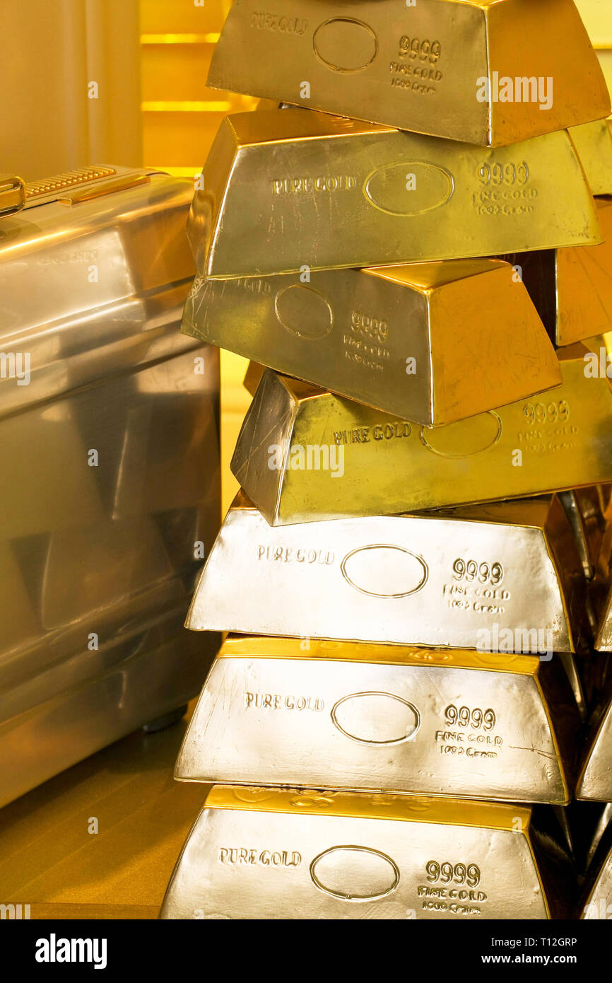 Close up shot of pure gold bars Stock Photo - Alamy