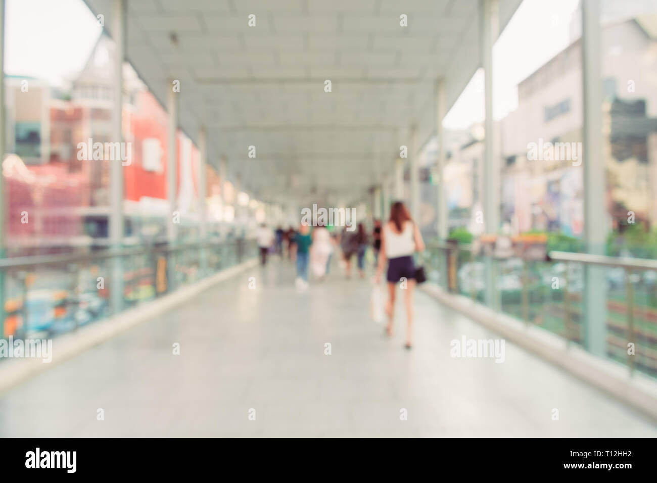 Shopping mall people walking hi-res stock photography and images - Alamy