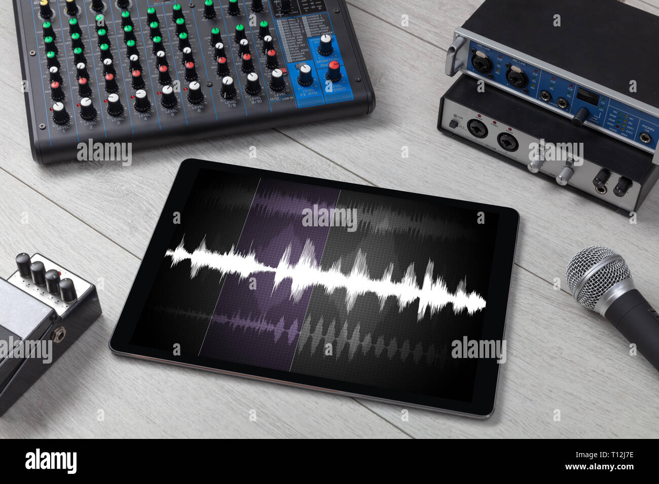 Music channel art hi-res stock photography and images - Alamy