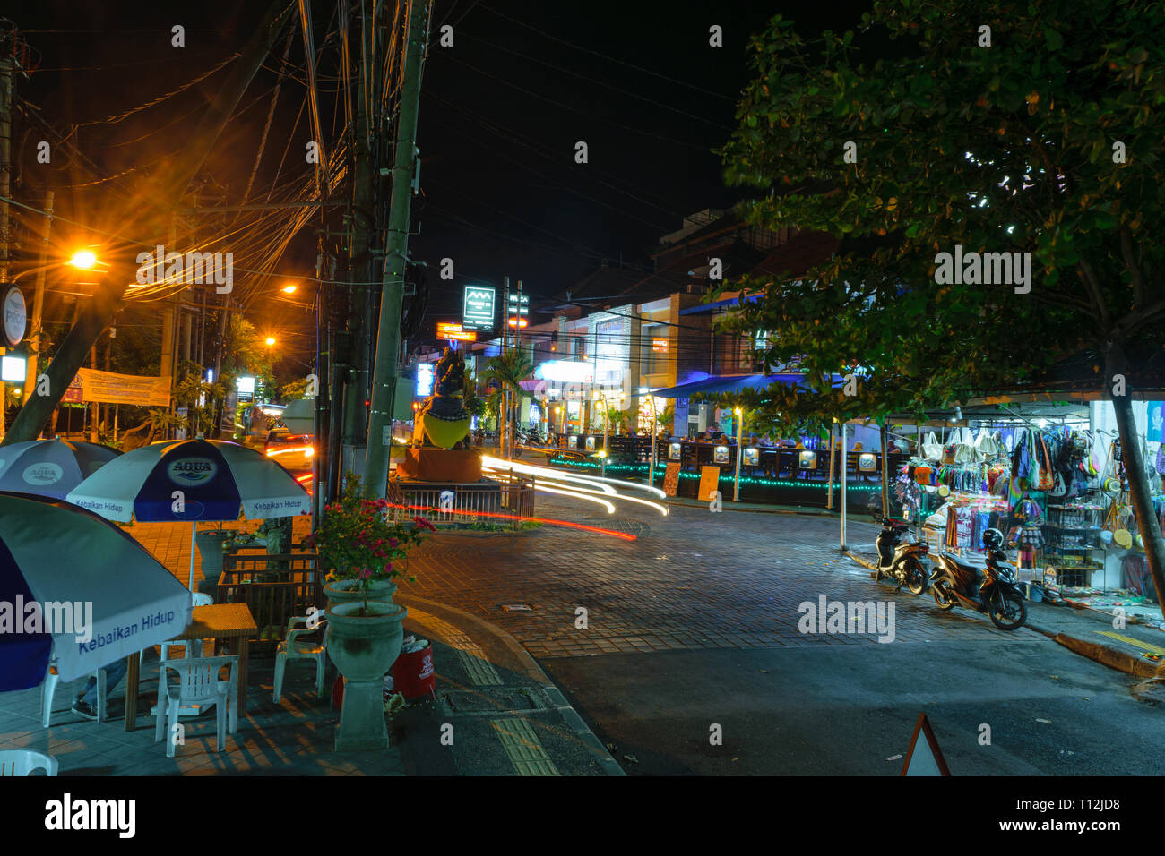 Bali, Indonesia 4 OCT 2018. Nightlife street in Bali Stock Photo - Alamy
