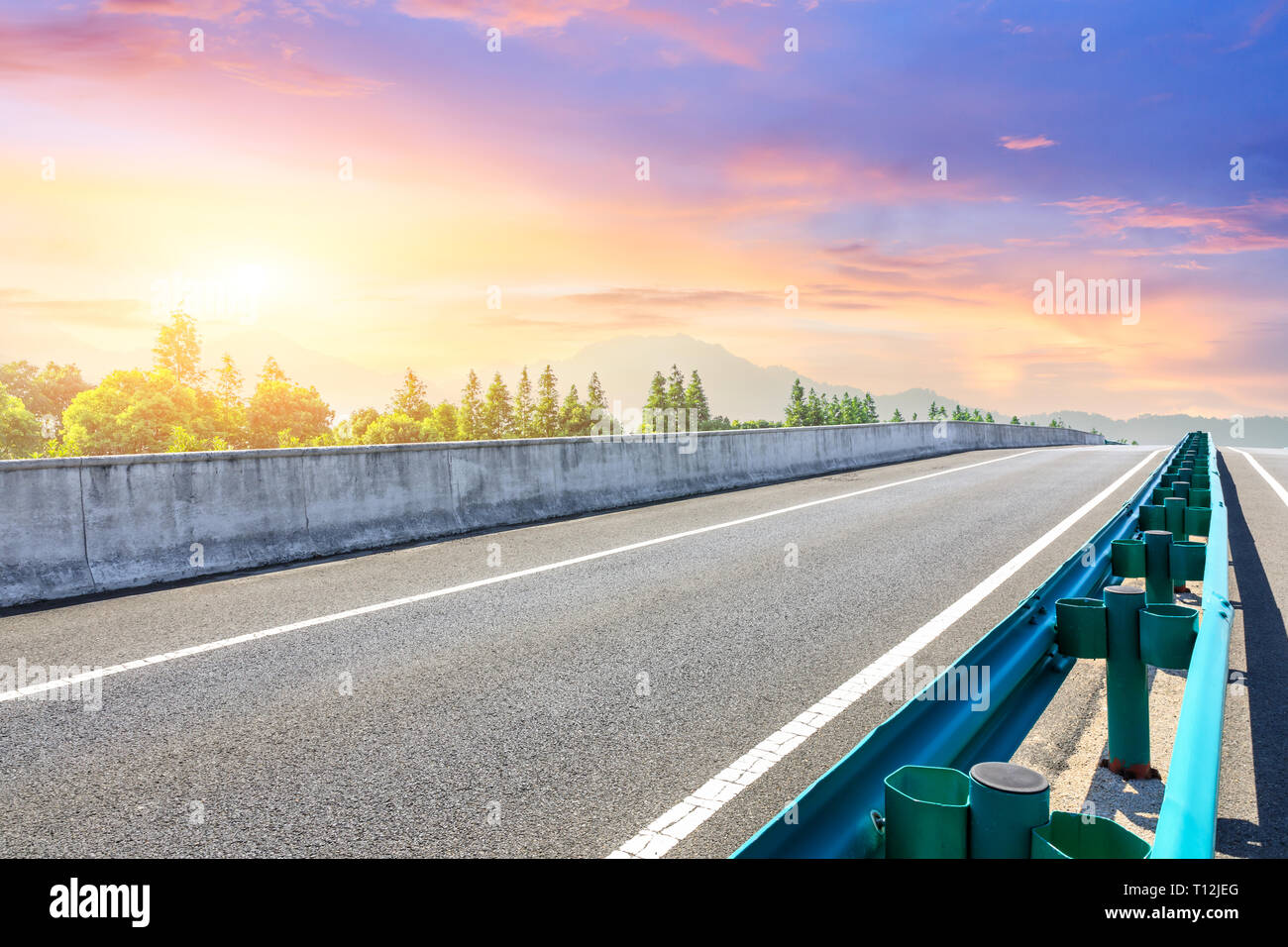 Sunset highway hi-res stock photography and images - Alamy