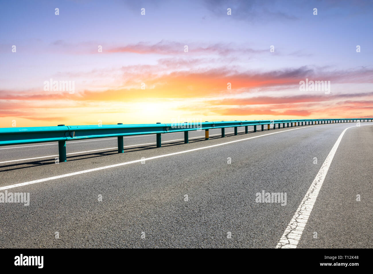 Guardrail highway hi-res stock photography and images - Alamy