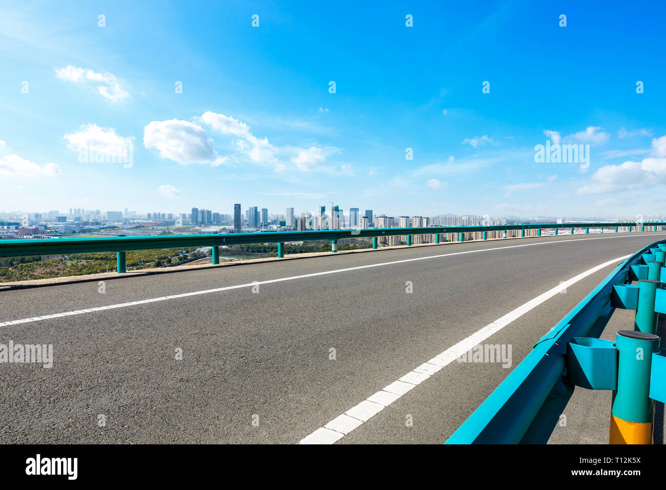 Highway through building hi-res stock photography and images - Alamy