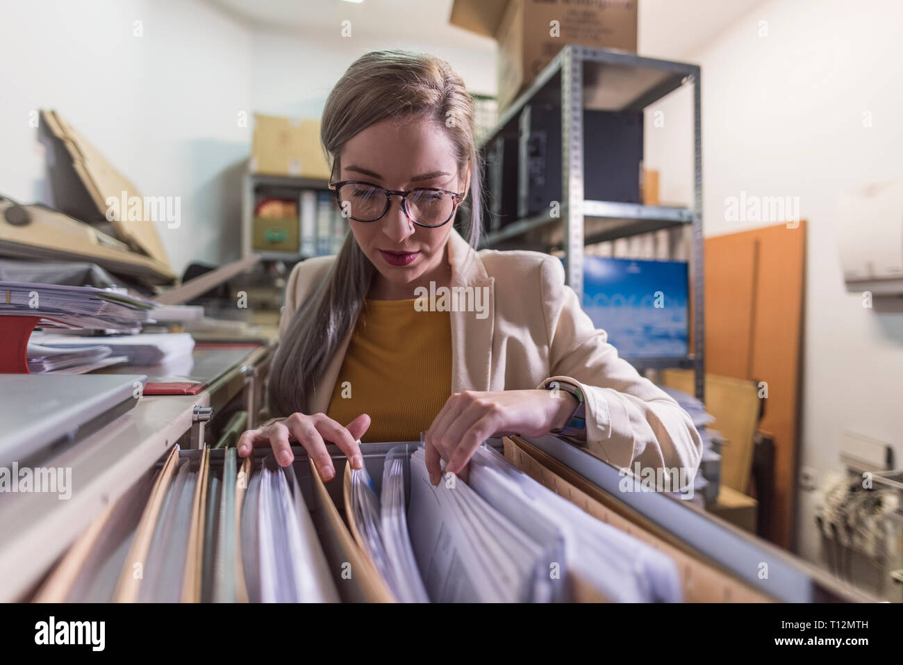 Women Drawers High Resolution Stock Photography and Images - Alamy