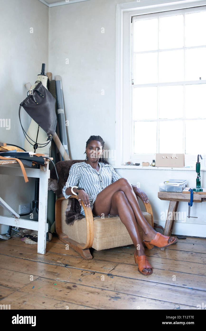 Female poses for artists hi-res stock photography and images - Alamy