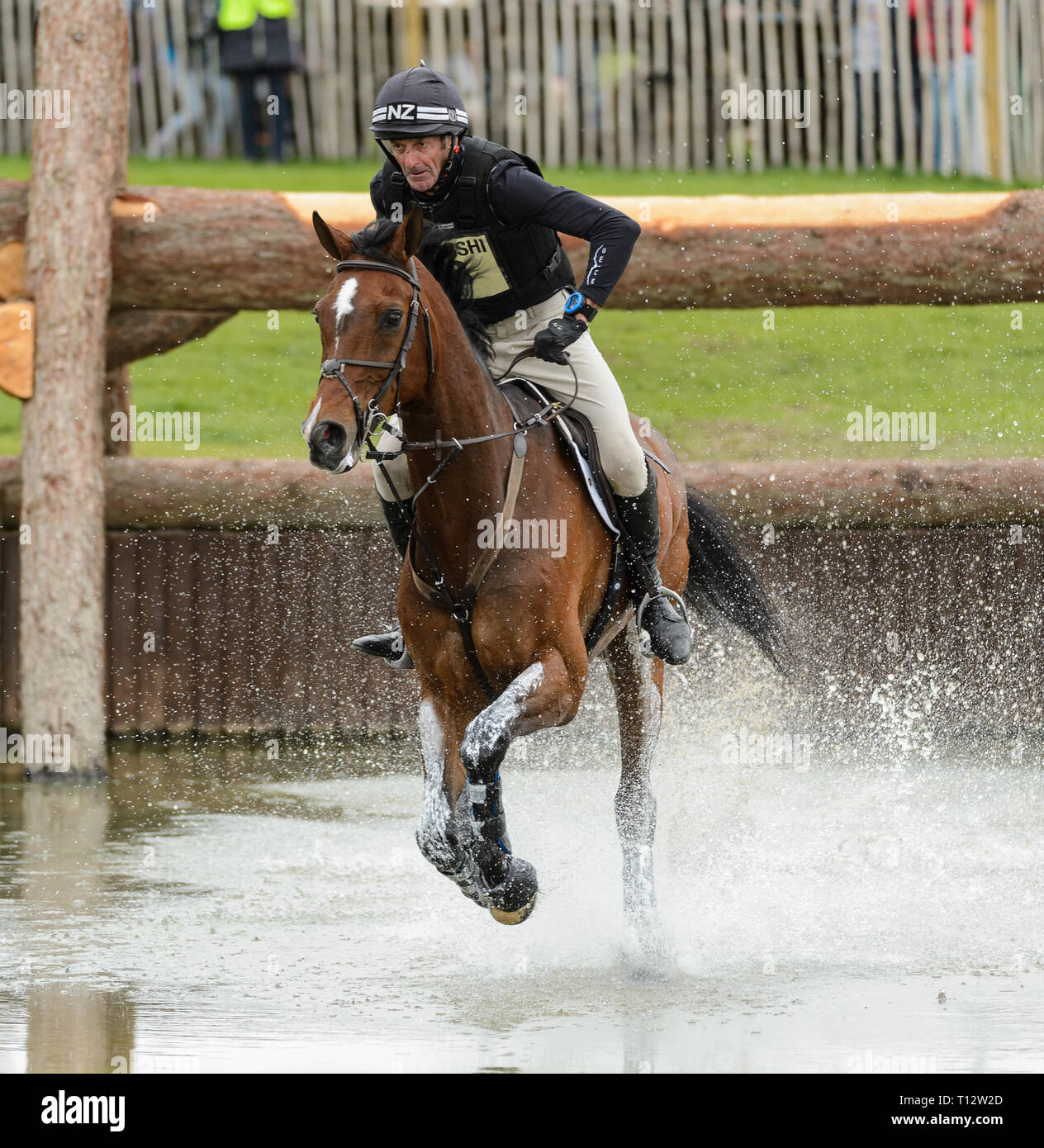 Water jump badminton hi-res stock photography and images - Alamy