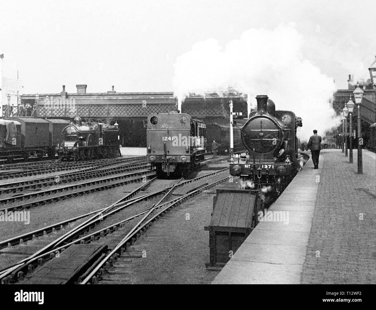 Doncaster Railway Station Stock Photo - Alamy