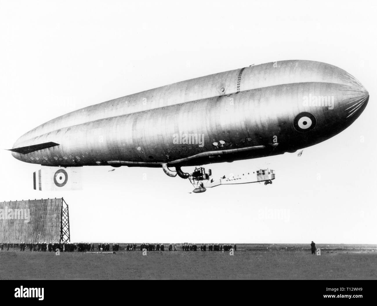 North sea airship hi-res stock photography and images - Alamy