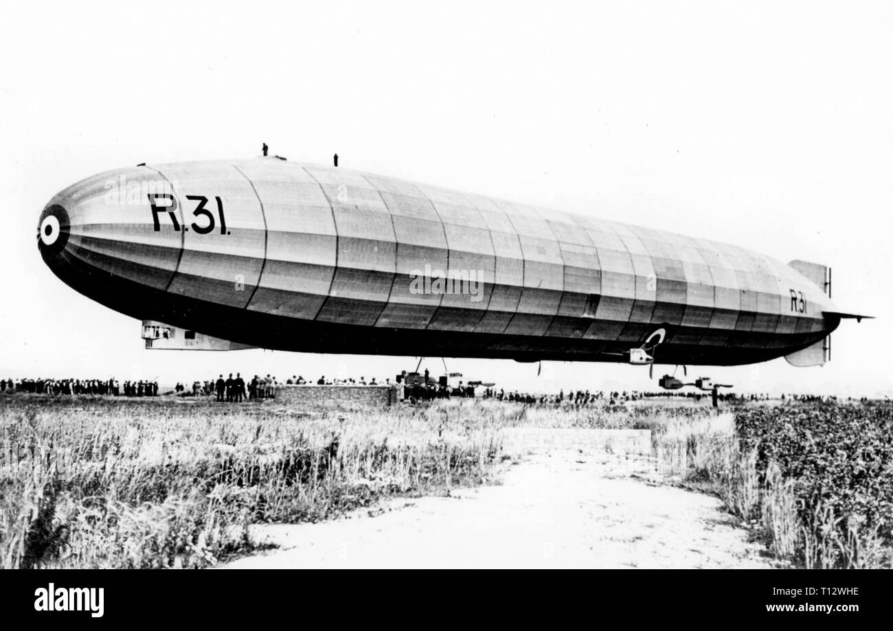 R31 airship hi-res stock photography and images - Alamy