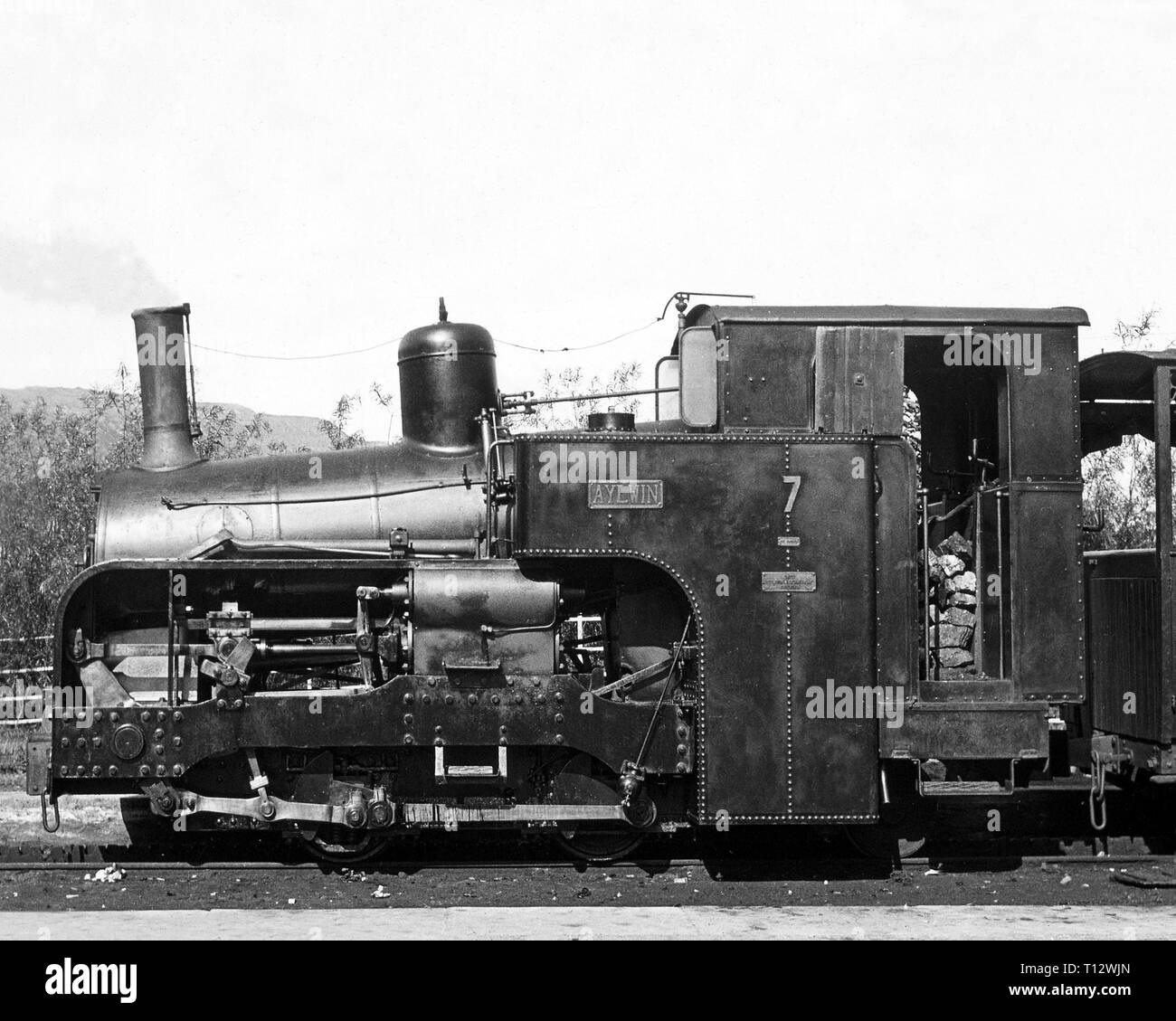Steam locomotive snowdon mountain railway hi-res stock photography and ...