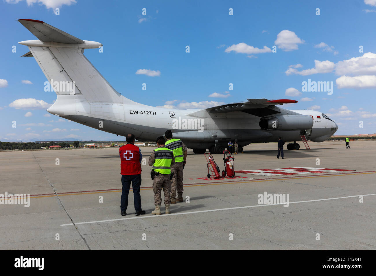 Humanitarian aid plane hi-res stock photography and images - Alamy