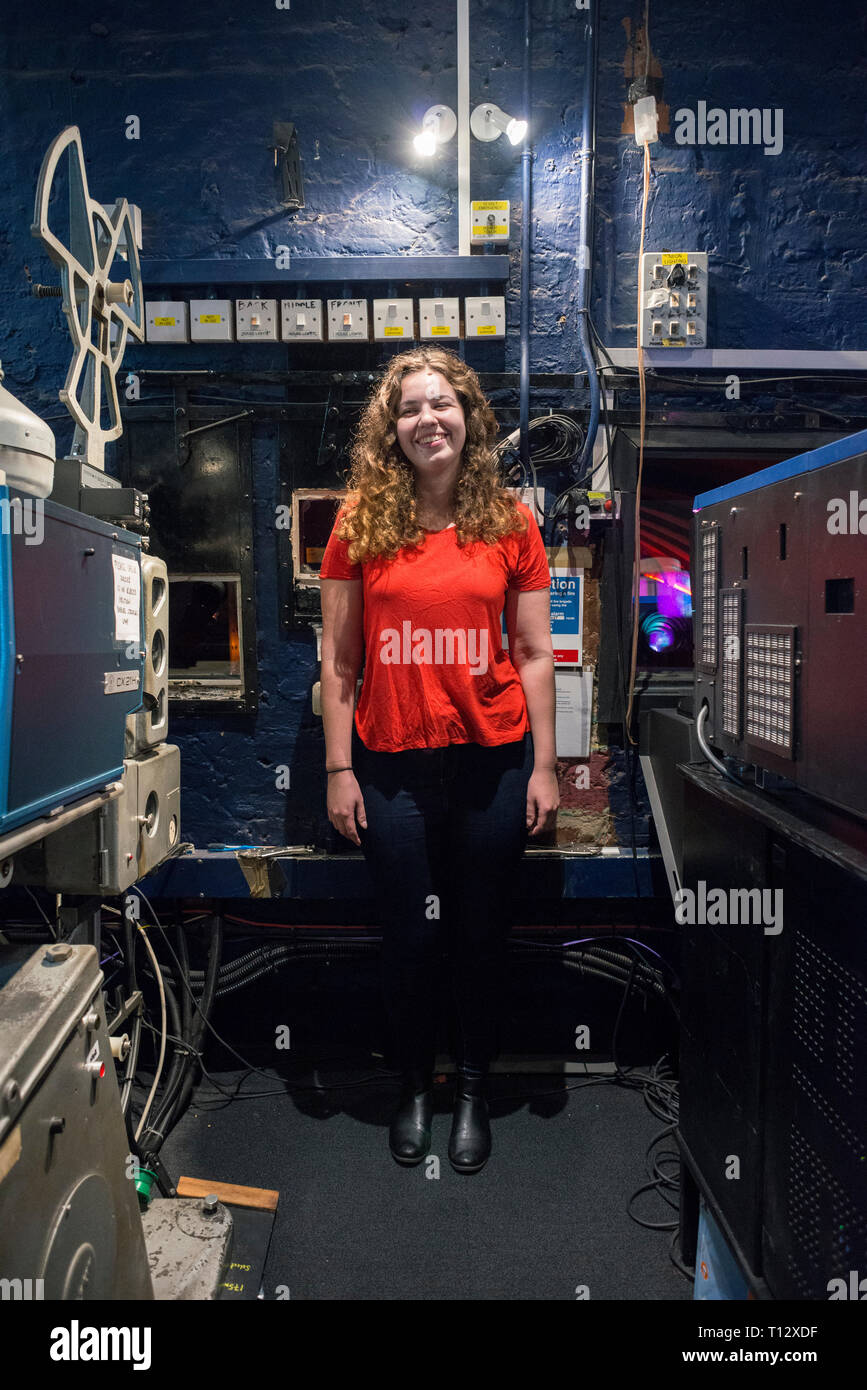 Screen projection hi-res stock photography and images - Alamy