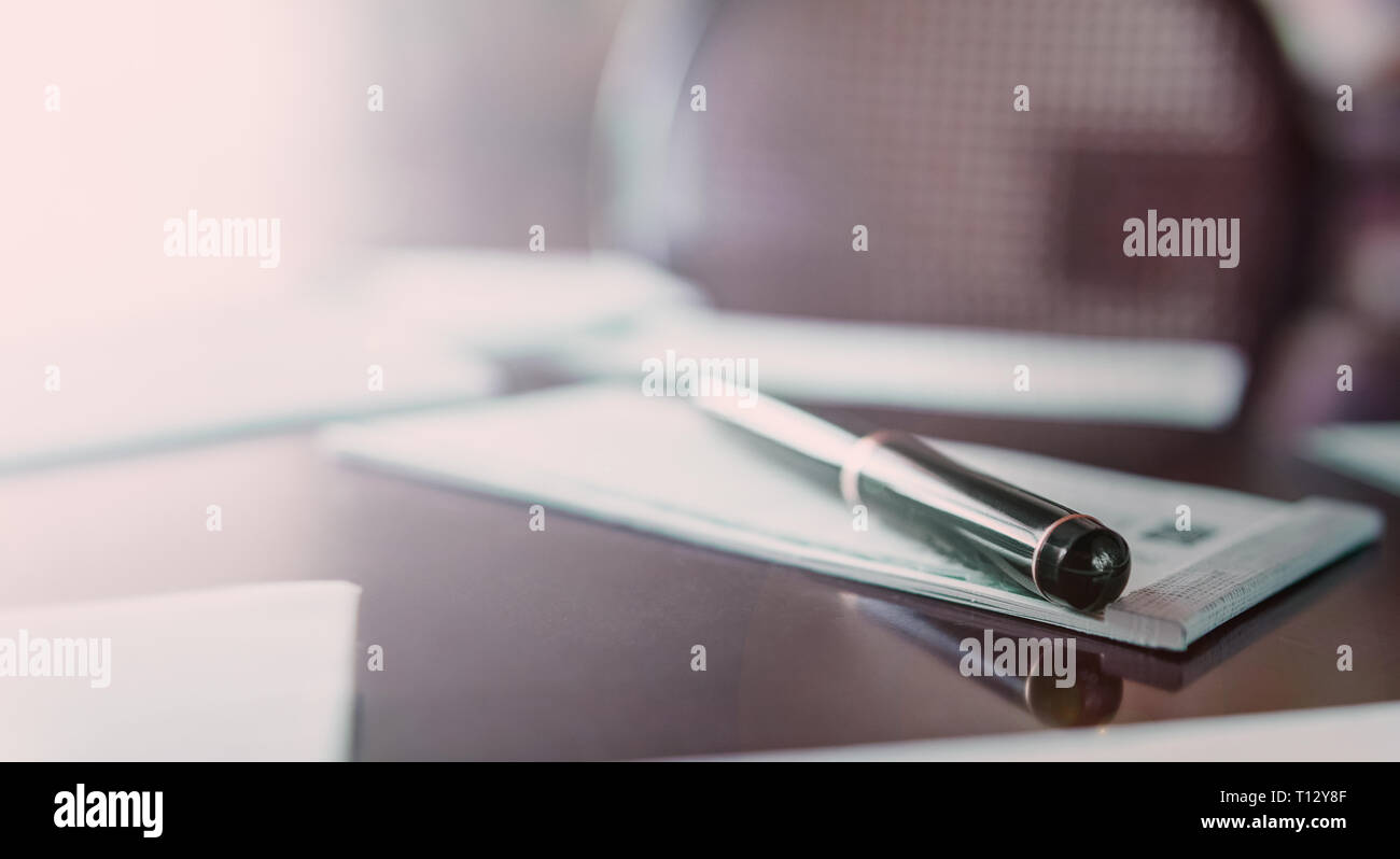 Bank papers and cheque book hi-res stock photography and images - Alamy