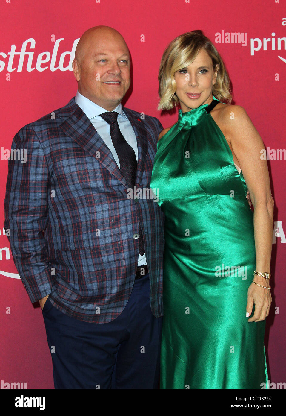 Michael chiklis and wife hi-res stock photography and images - Alamy