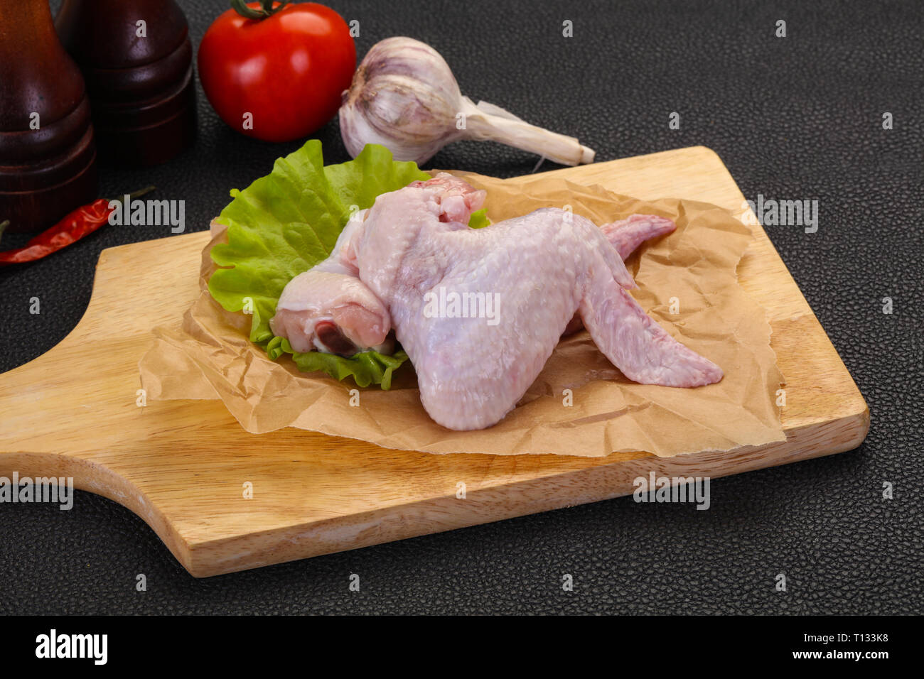 Raw chicken wings ready for cooking Stock Photo - Alamy