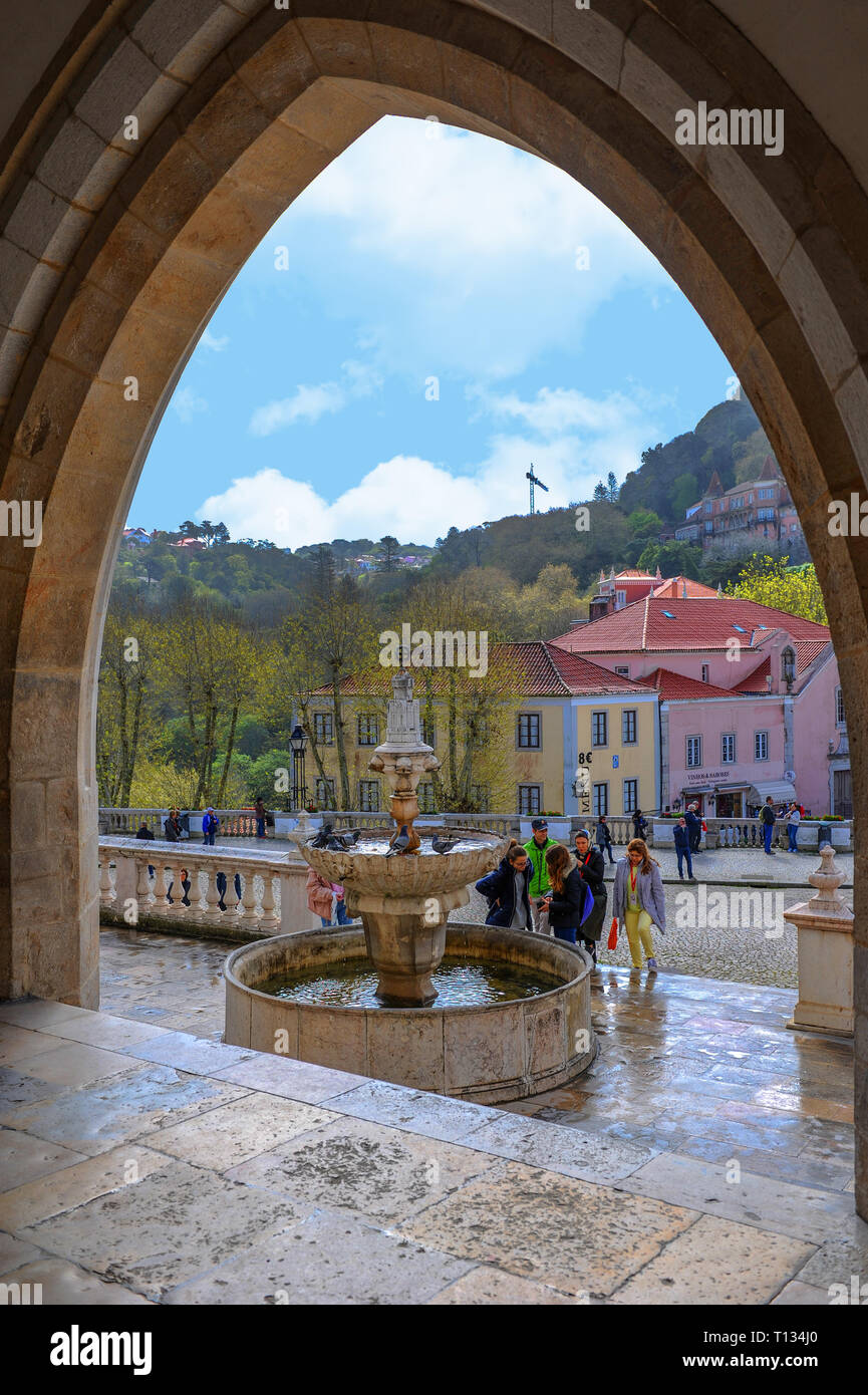 Fountain sintra portugal hi-res stock photography and images - Alamy