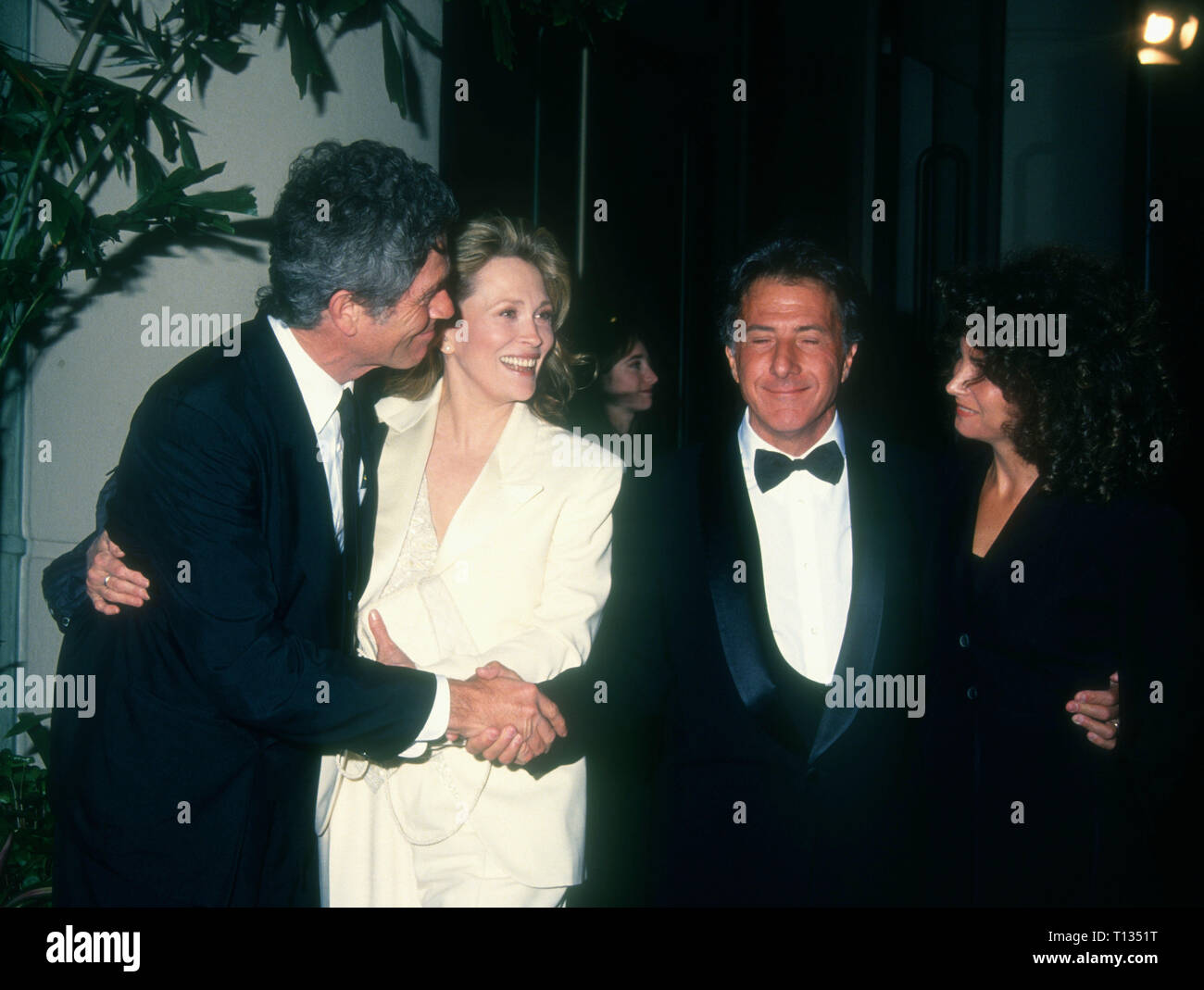 BEVERLY HILLS, CA - MARCH 3: Actress Faye Dunaway, actor Dustin Hoffman ...