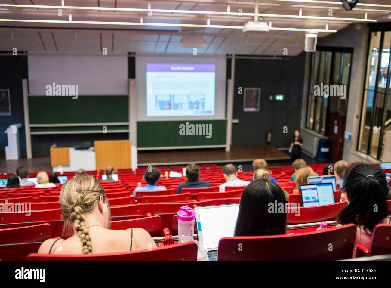 Lecture theatre hi-res stock photography and images - Alamy