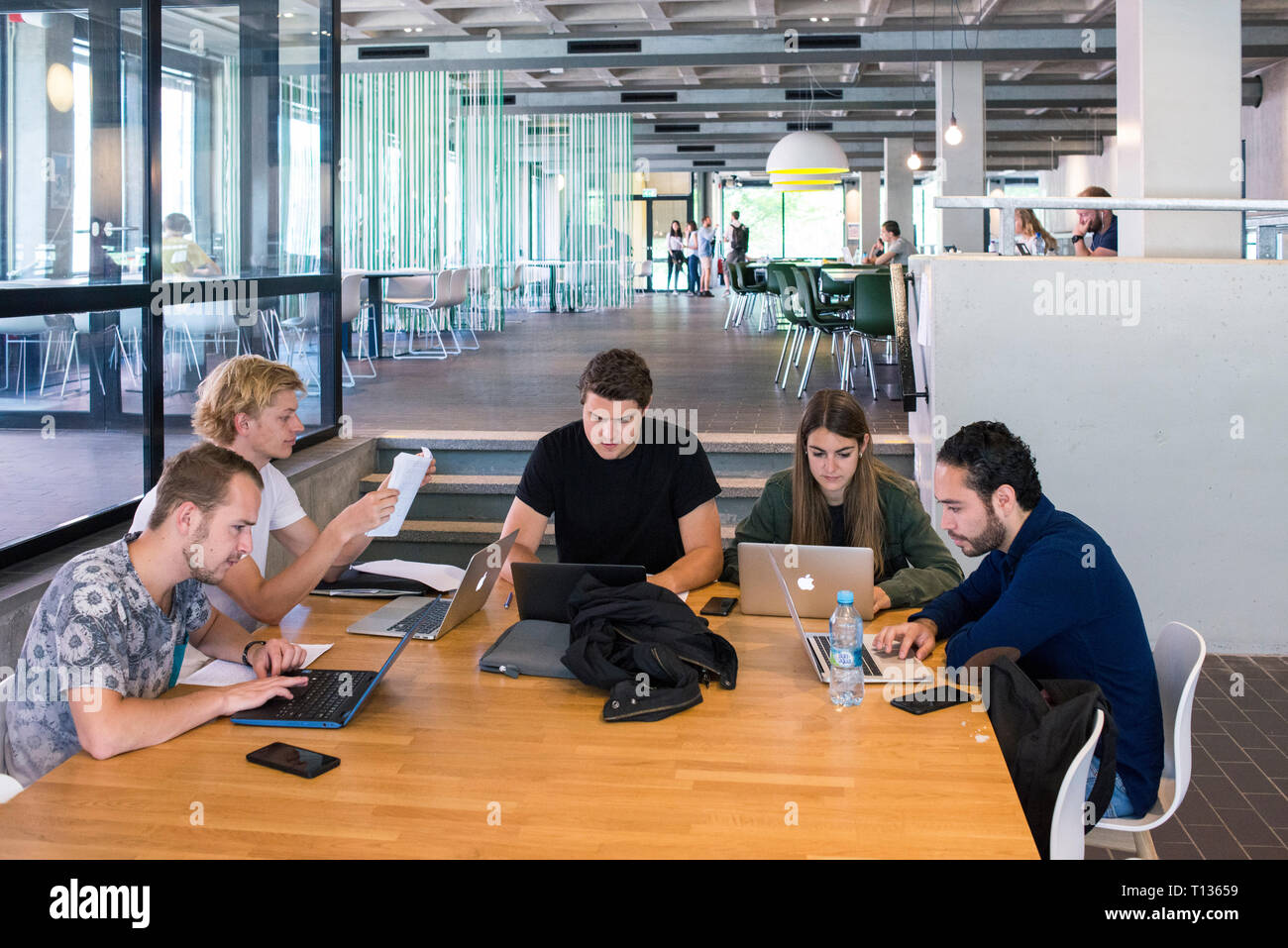 Quiet study areas hi-res stock photography and images - Alamy