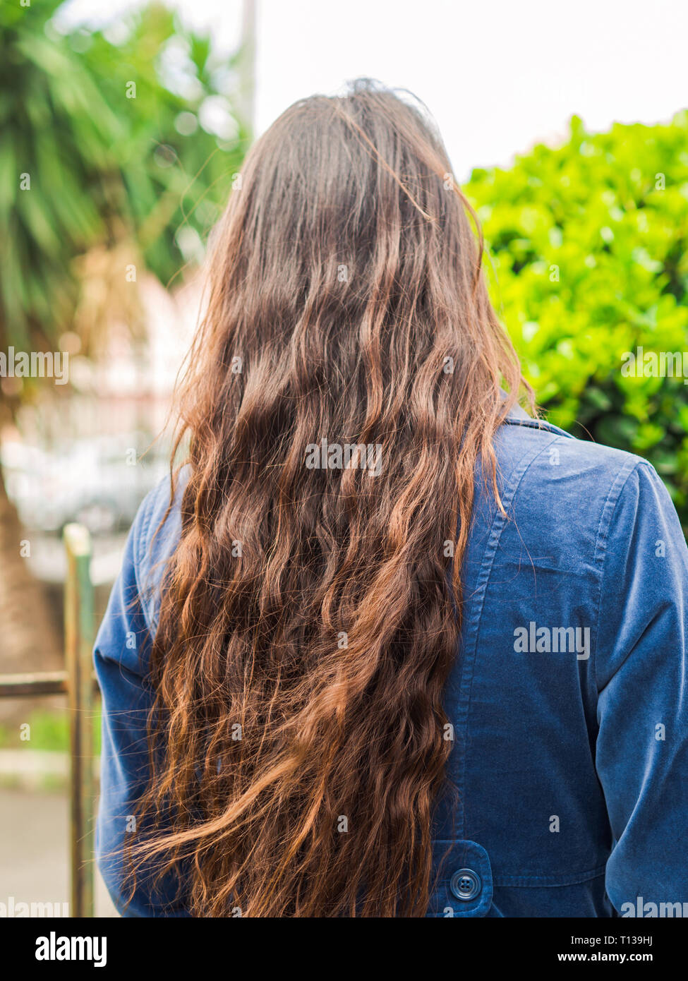 Woman back turned middle aged hi-res stock photography and images - Alamy
