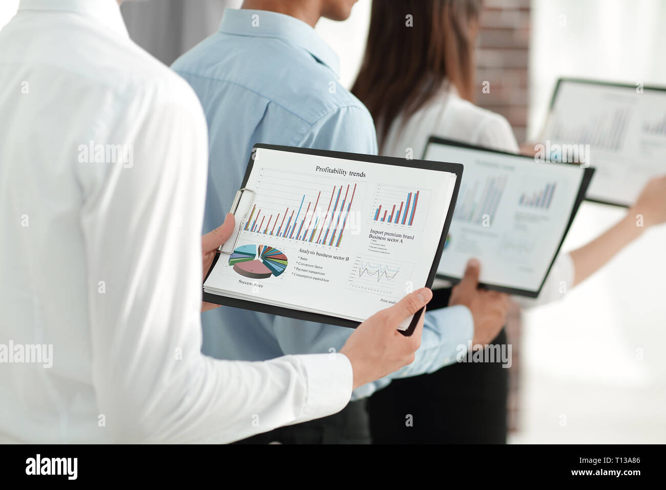Client data graphs hi-res stock photography and images - Alamy