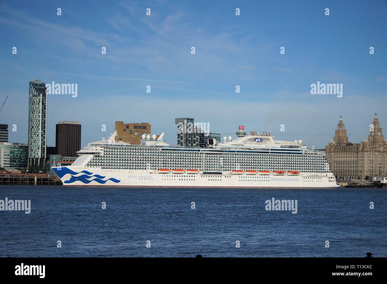 Liverpool cruises hi-res stock photography and images - Alamy