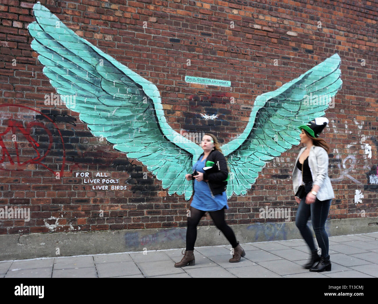 Paul curtis liverpool street art hi-res stock photography and images ...
