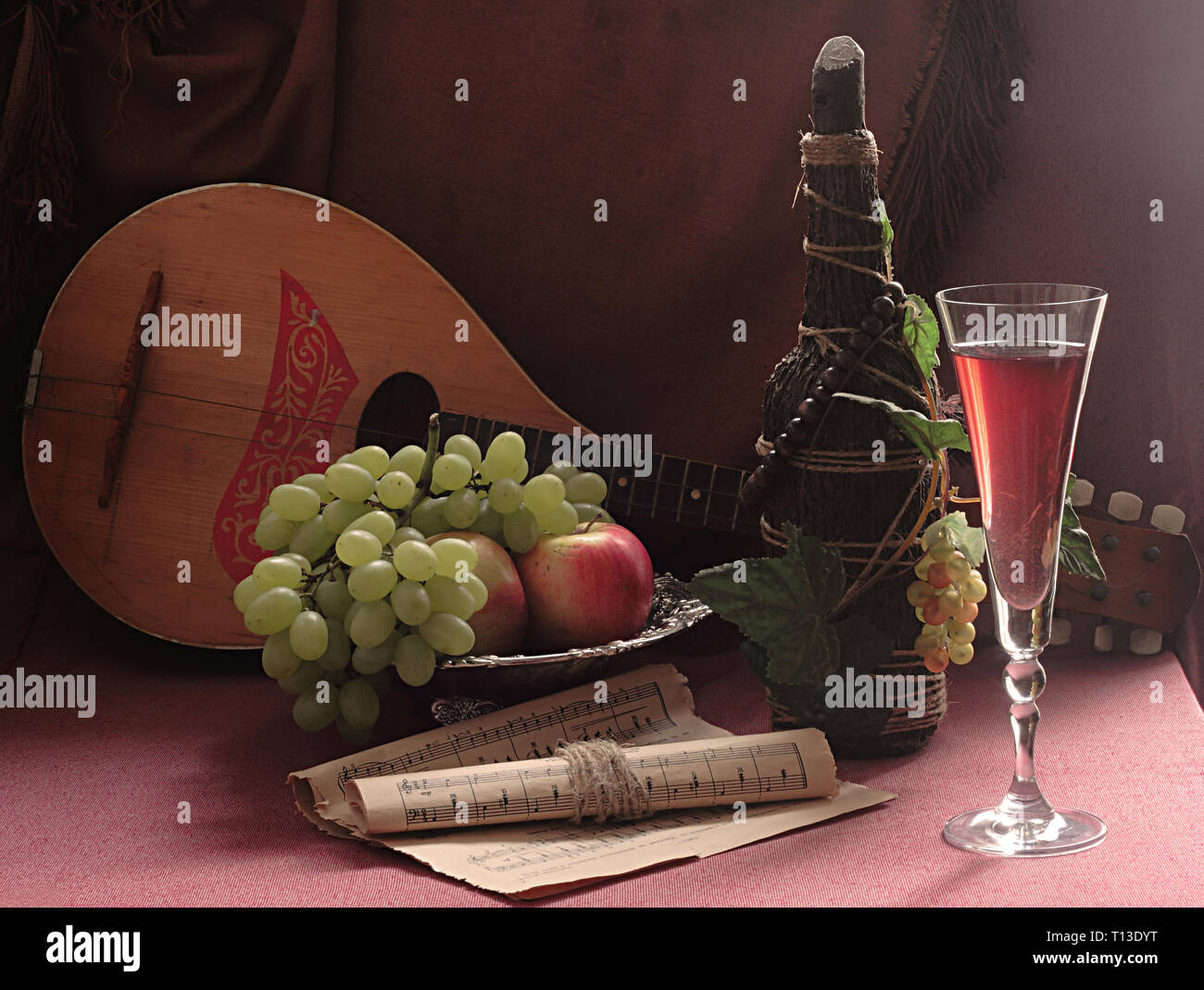 Still life with a mandolin hi-res stock photography and images - Alamy