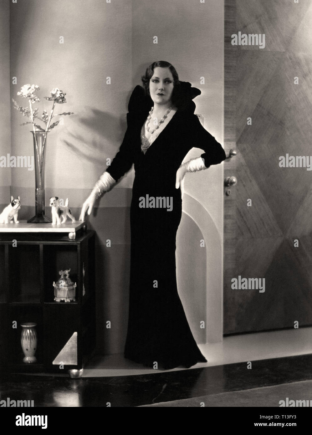 Promotional photography of Gloriaswanson Being ''indiscreet'' 1931 ...