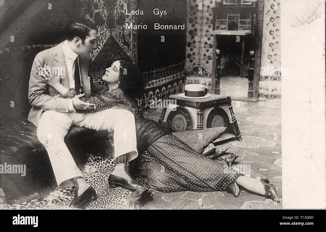 Promotional photography of Leda Gys and Mario Bonnard in La Pantomima ...