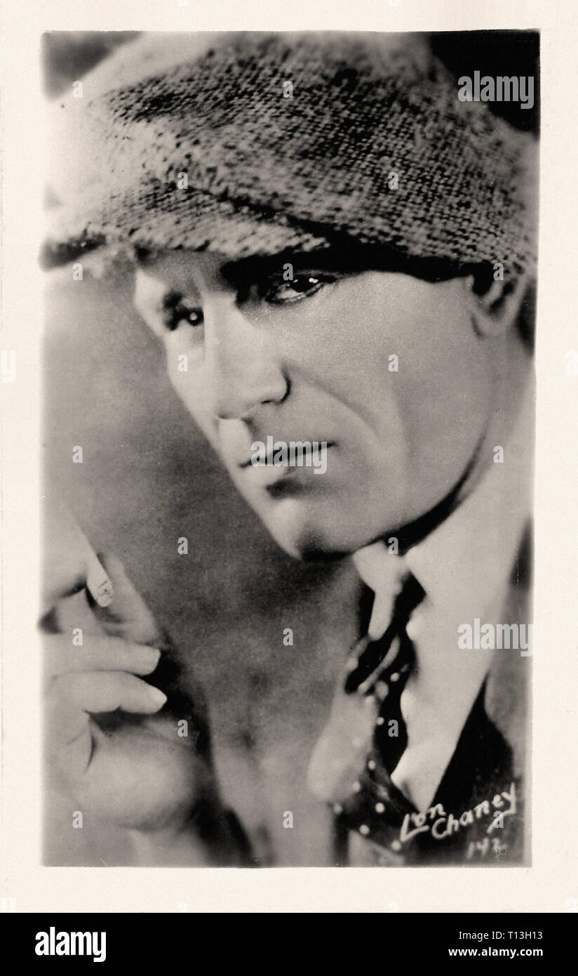 Promotional photography of Lon Chaney - Silent movie era Stock Photo ...