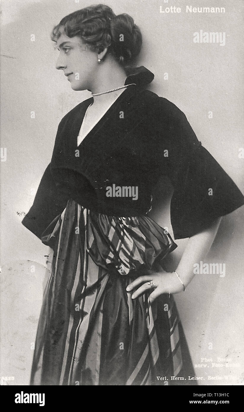 Promotional photography of Lotte Neumann - Silent movie era Stock Photo ...