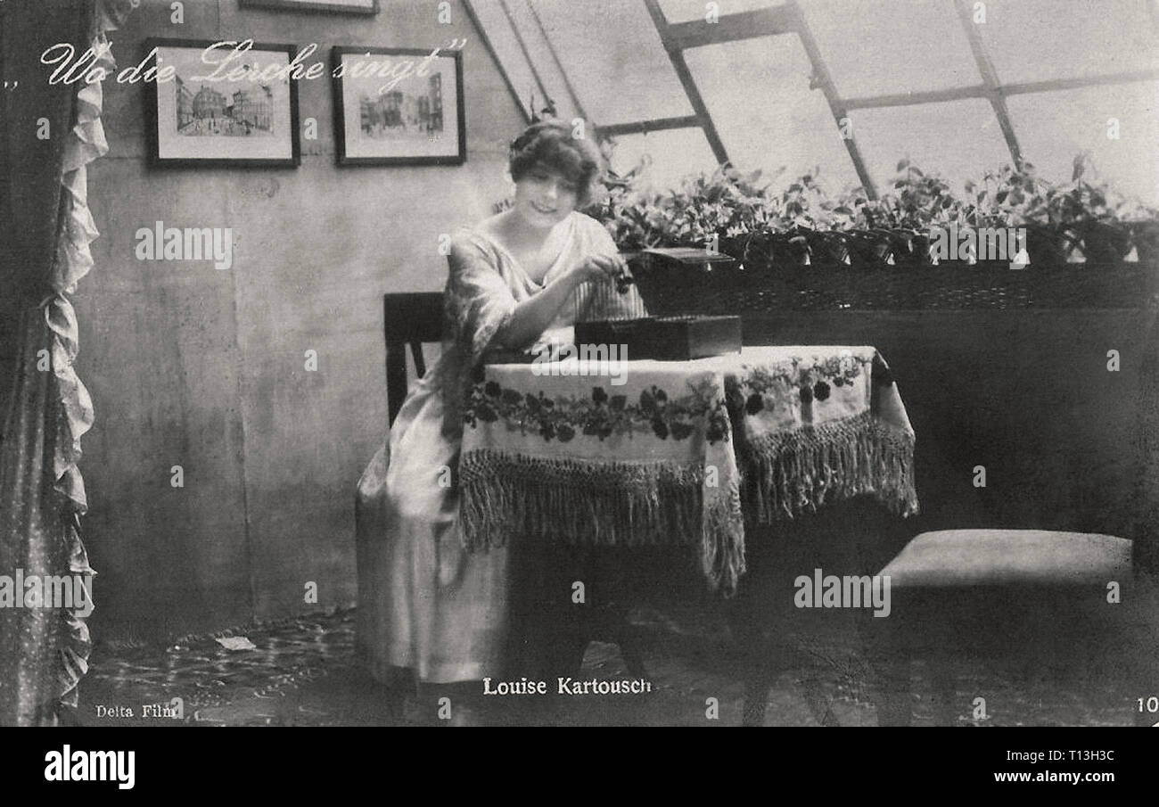 Promotional photography of Louise Kartousch in Wo Die Lerche Singt ...