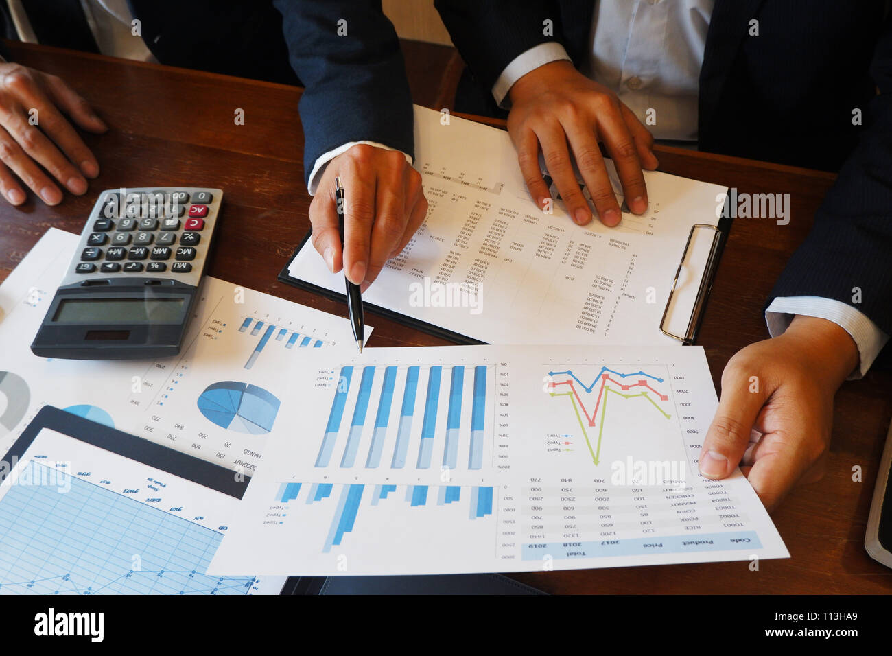 business consulting businessman meeting brainstorming report project ...