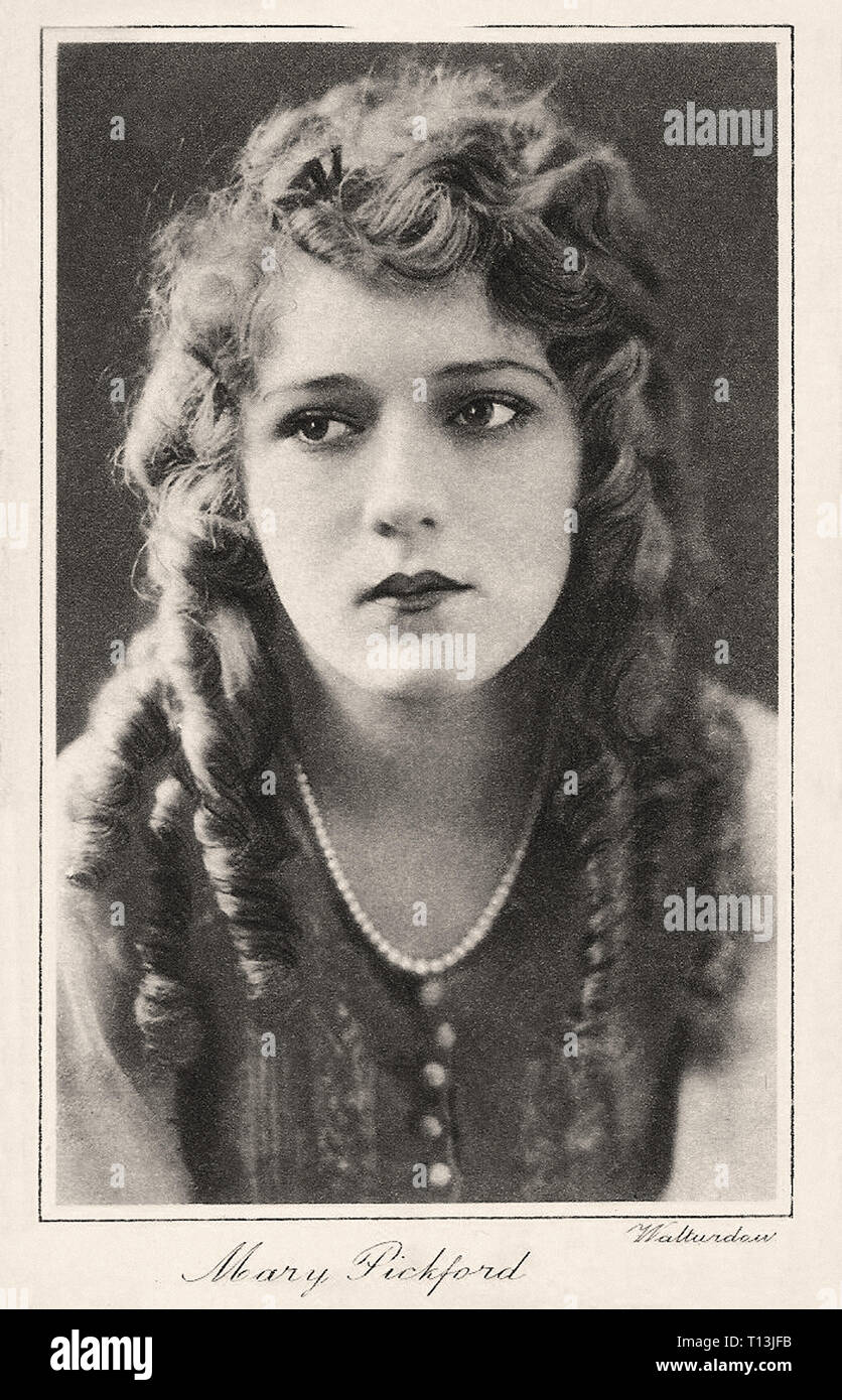 Mary pickford vintage movie hi-res stock photography and images - Alamy