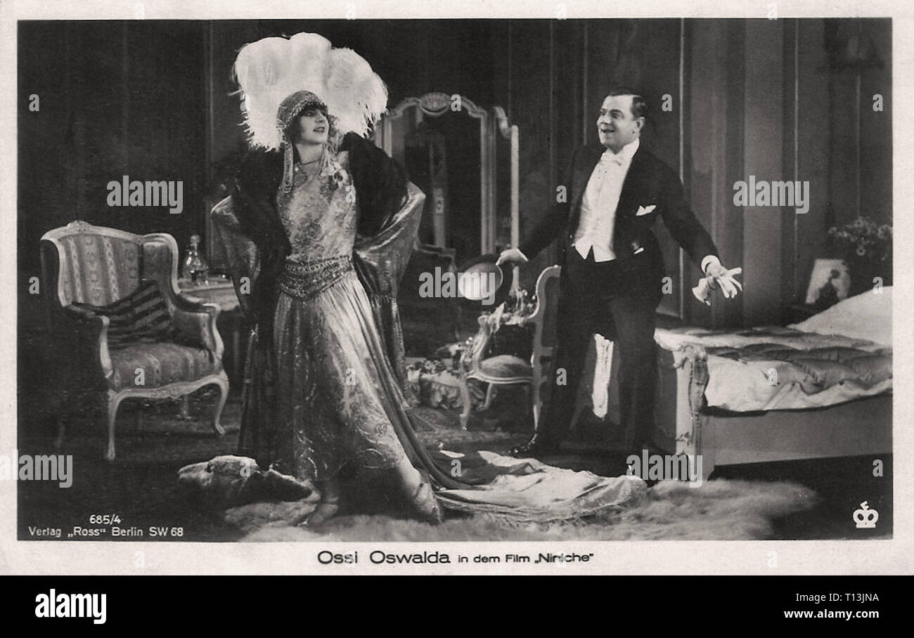 Promotional photography of Ossi Oswalda and Victor Janson in Niniche (1925) - Silent movie era ...
