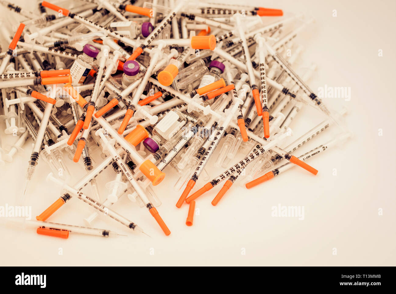 Pile of medical syringes for insulin for diabetes Stock Photo - Alamy