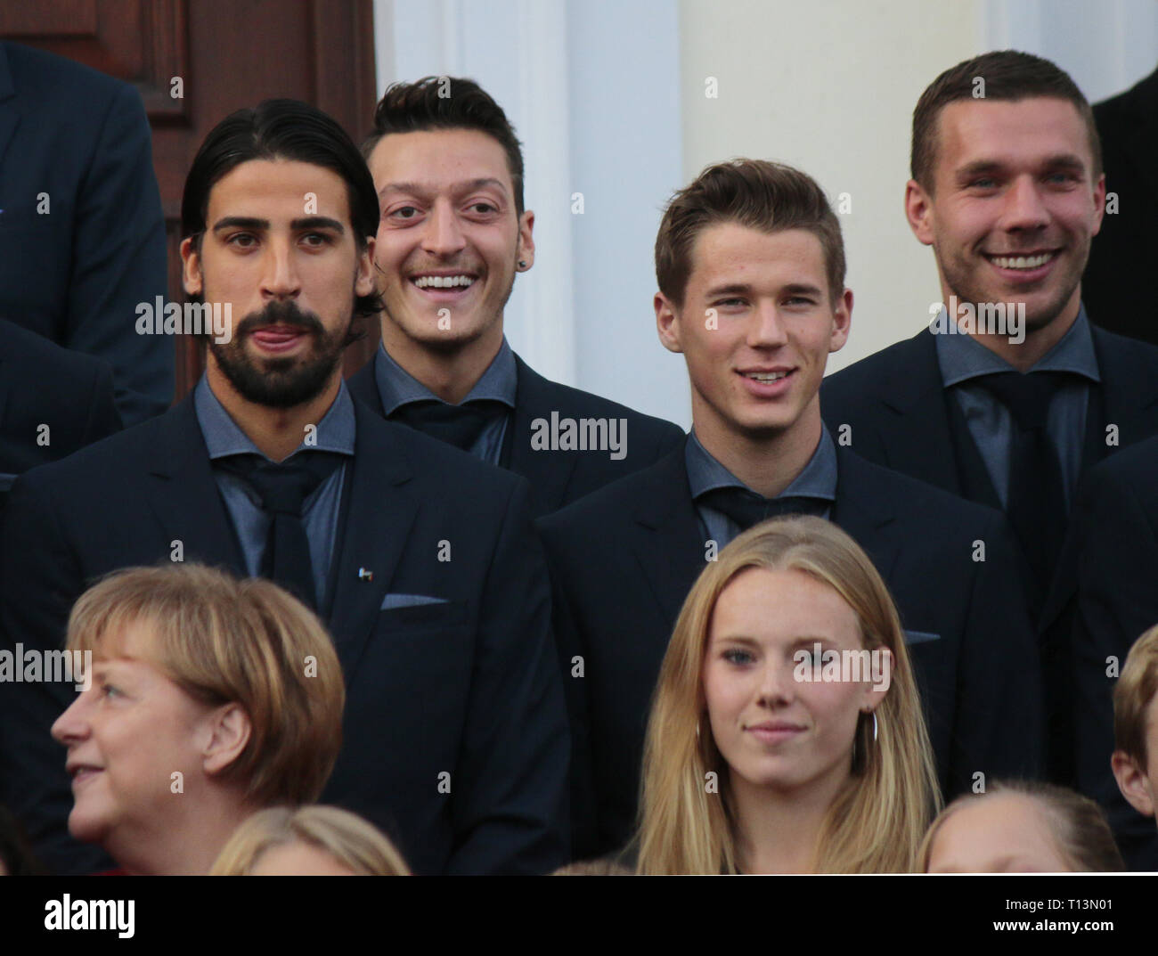 Angela Merkel, Sami Khedira, Mesut Oezil, Erik Durm, Lukas Podolski ...