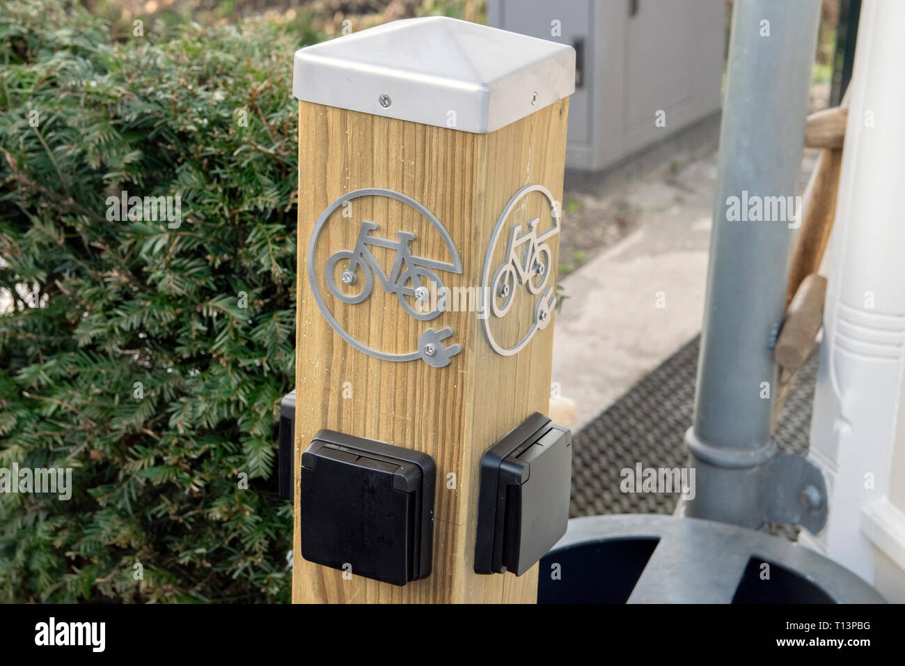 Outdoor electrical socket hi-res stock photography and images - Alamy