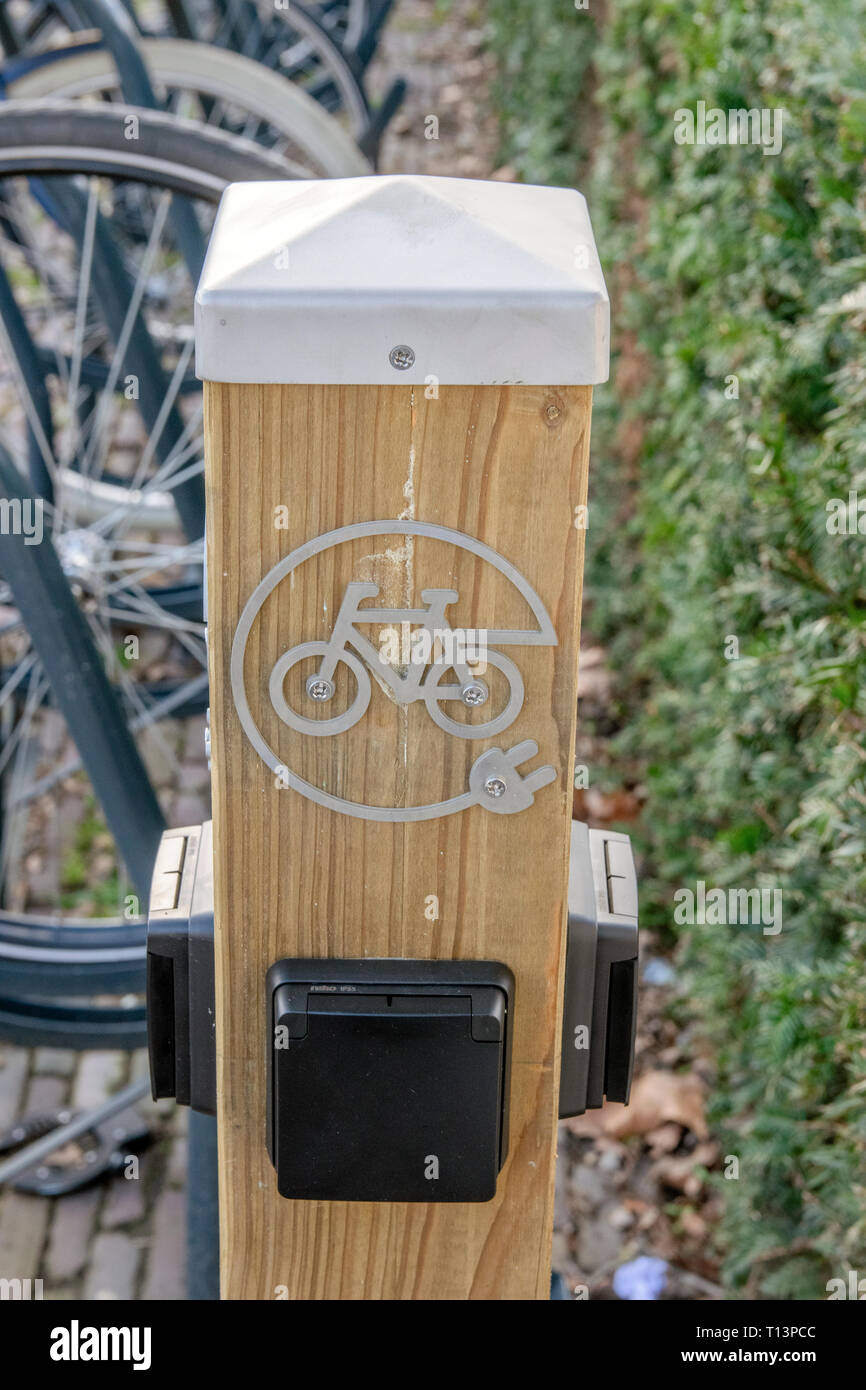 Outdoor electrical socket hi-res stock photography and images - Alamy