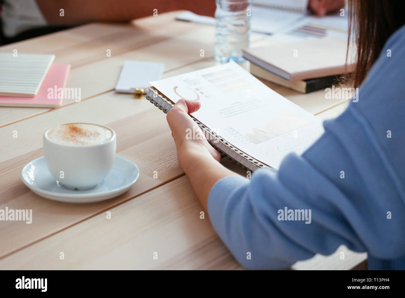 Paper desk hi-res stock photography and images - Alamy