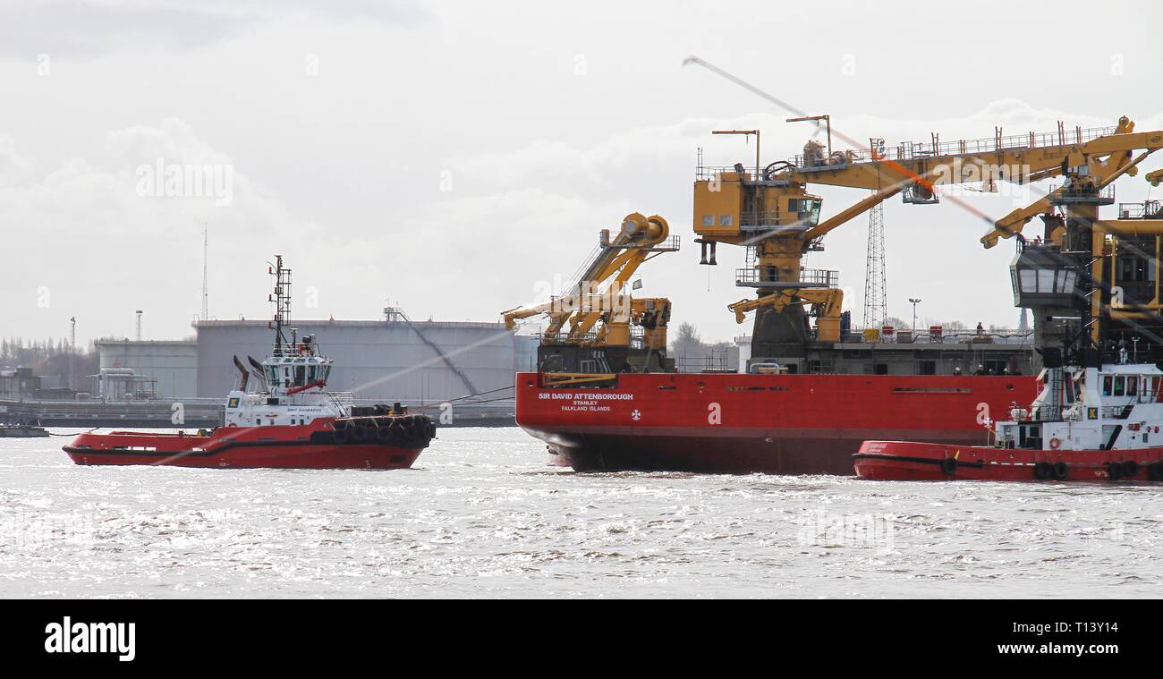 Sir david attenborough boat hi-res stock photography and images - Alamy