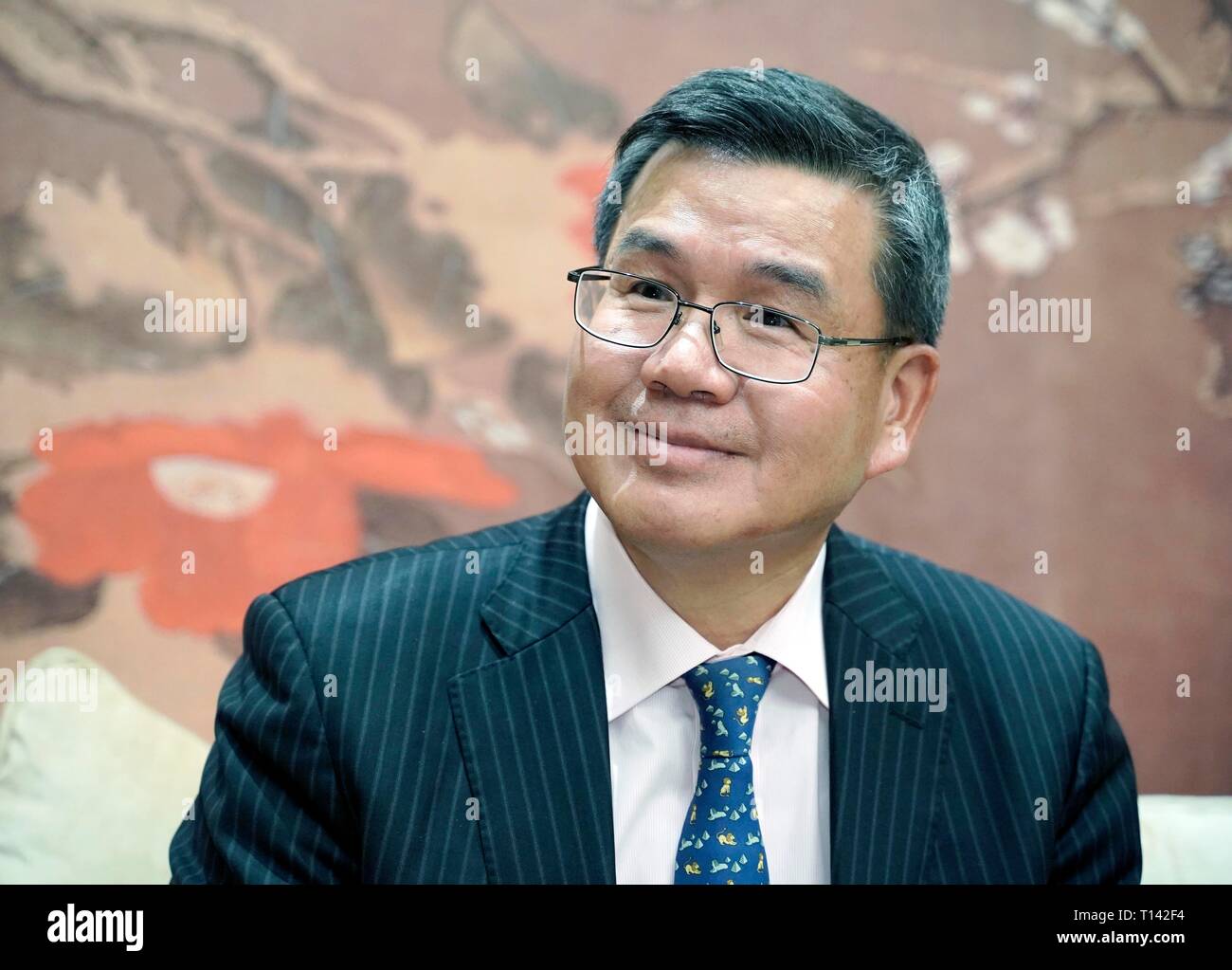 Interview ernst hi-res stock photography and images - Alamy