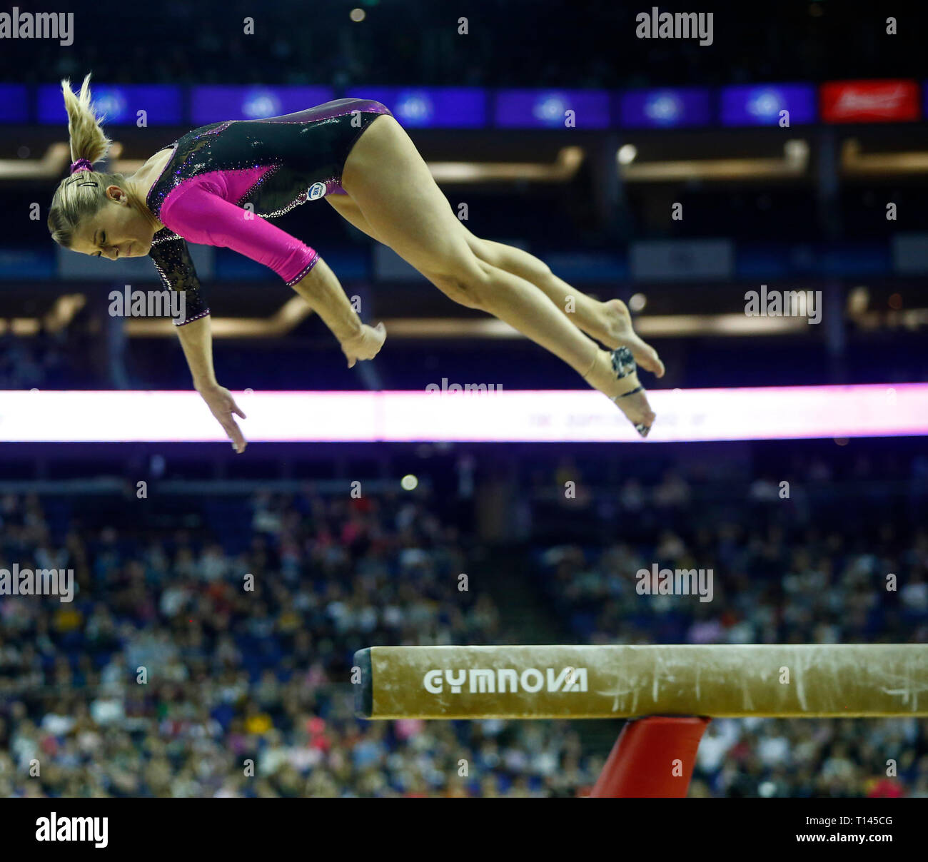Women's gymnastics beam hi-res stock photography and images - Alamy