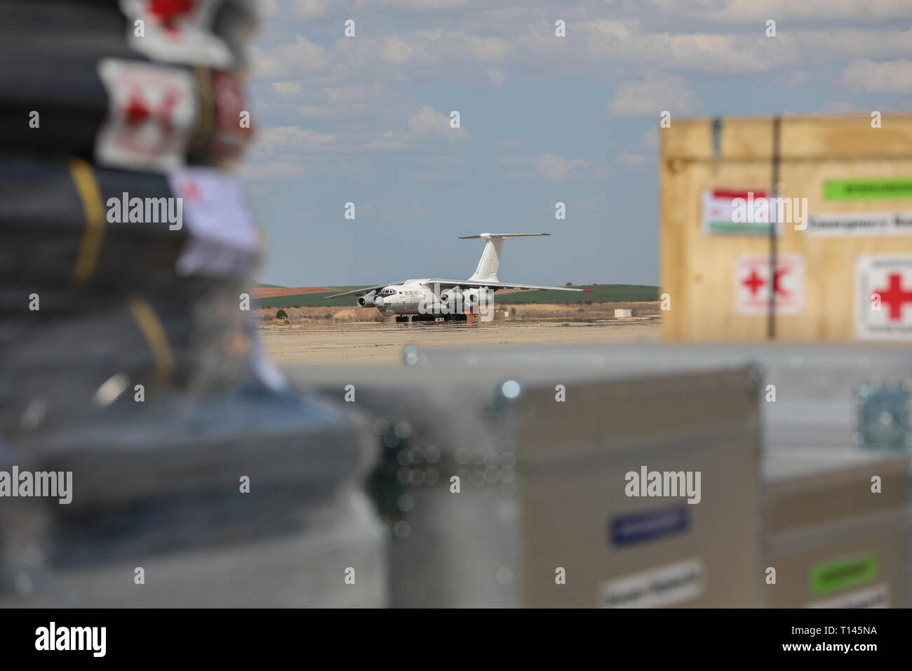 Humanitarian aid plane hi-res stock photography and images - Alamy