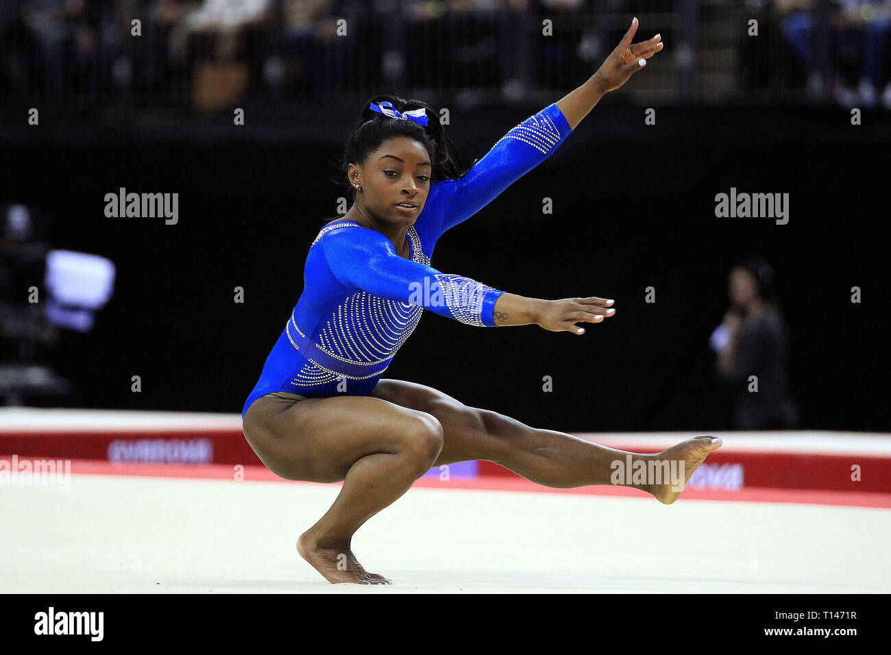 Simone biles floor hi-res stock photography and images - Alamy