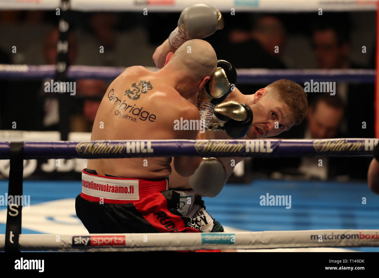 Boxing copper box arena hi-res stock photography and images - Alamy
