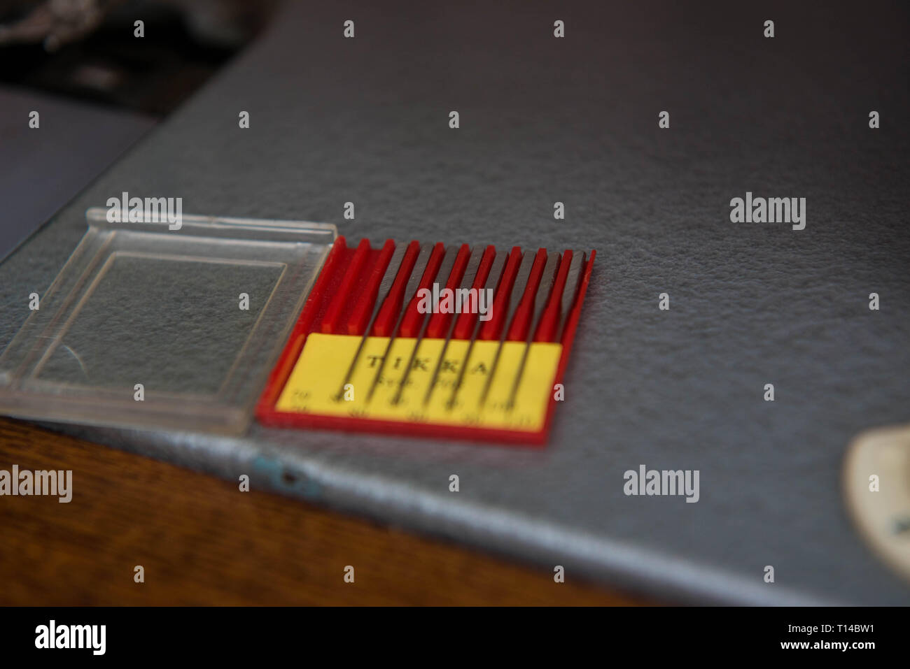 Set of needles hi-res stock photography and images - Alamy