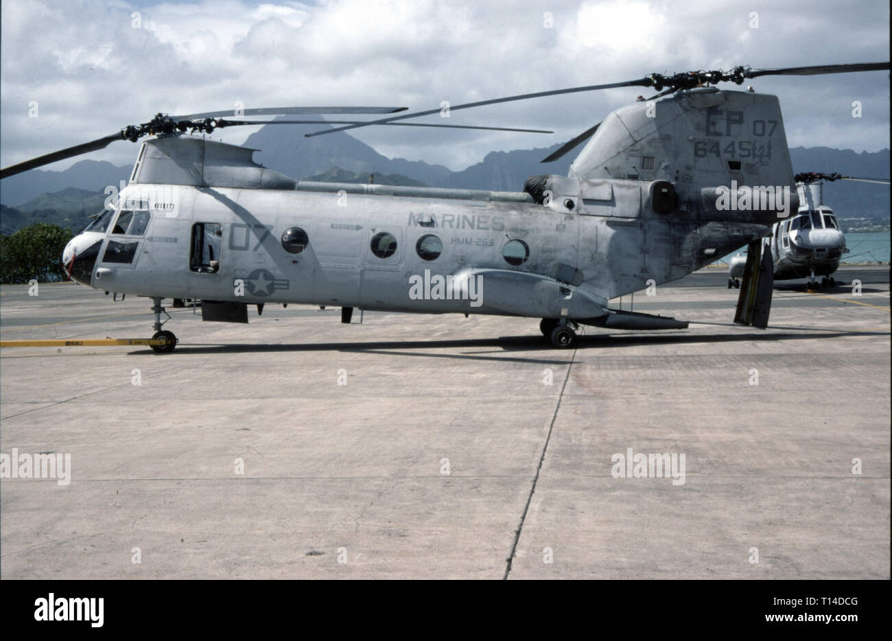 USMC United States Marine Corps Boeing-Vertol CH-46F Stock Photo - Alamy